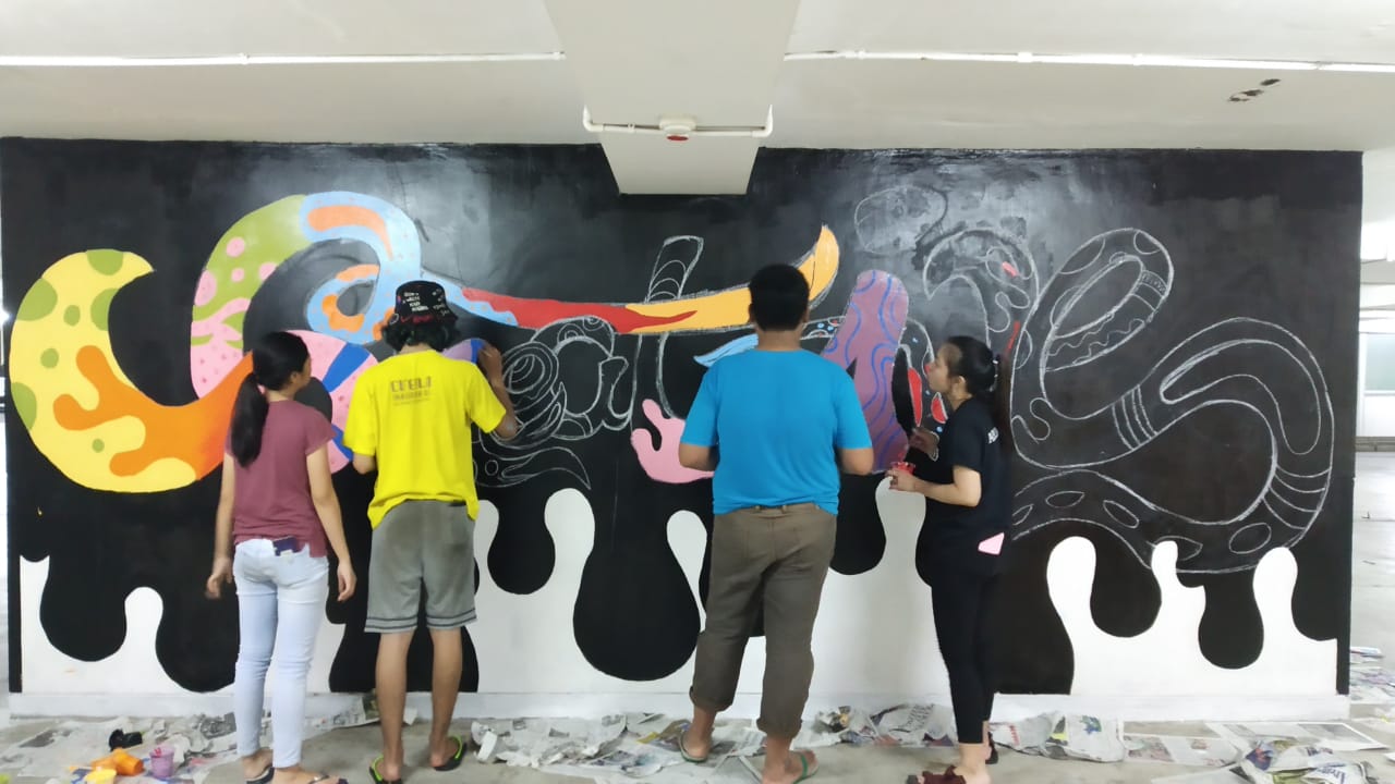 Ubah Suasana, Dosen dan Mahasiswa Prodi DKV Melukis Mural - #1 ...