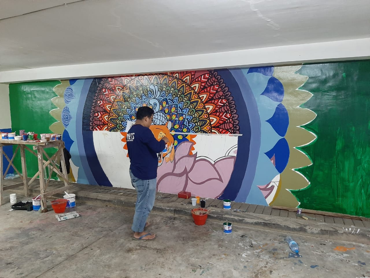 Ubah Suasana, Dosen dan Mahasiswa Prodi DKV Melukis Mural - #1 ...