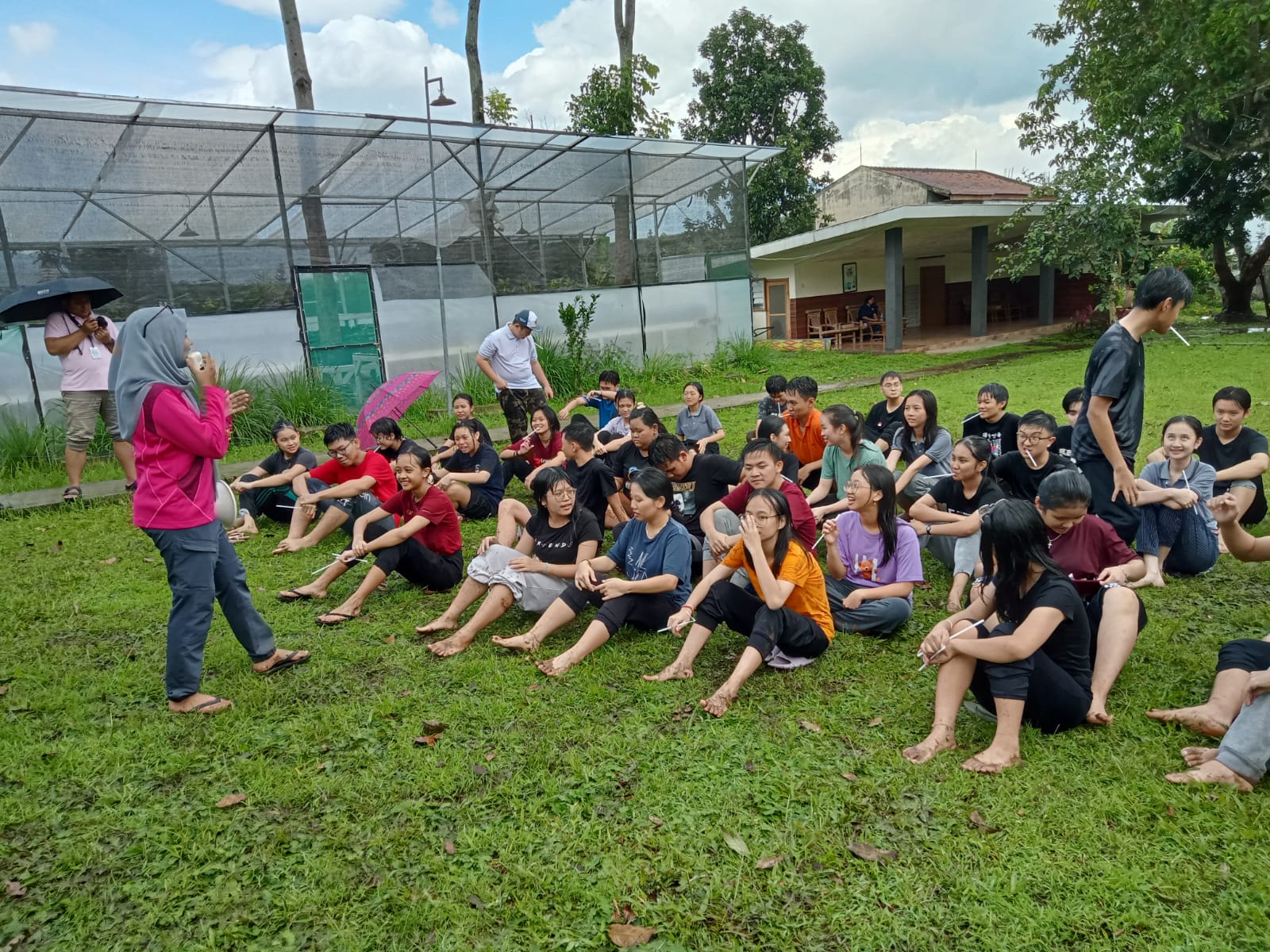 Persembahan Ma Chung untuk SMAK Santa Agnes Surabaya - #1 Universitas ...